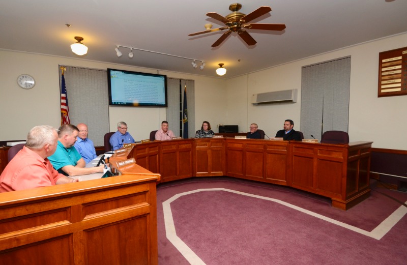City of Crete Nebraska - Mayor, council members take oath of office