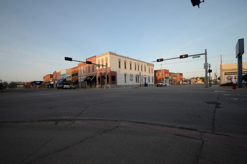 City of Crete Nebraska - Volunteers, officers, business owners aid in ...