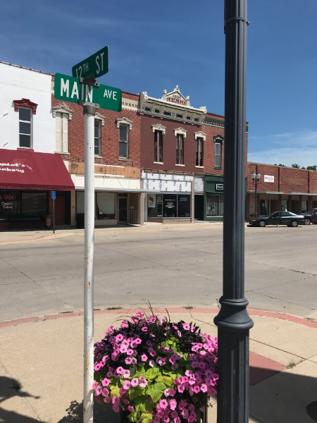 City of Crete Nebraska - Downtown streetscape project continues in 2019